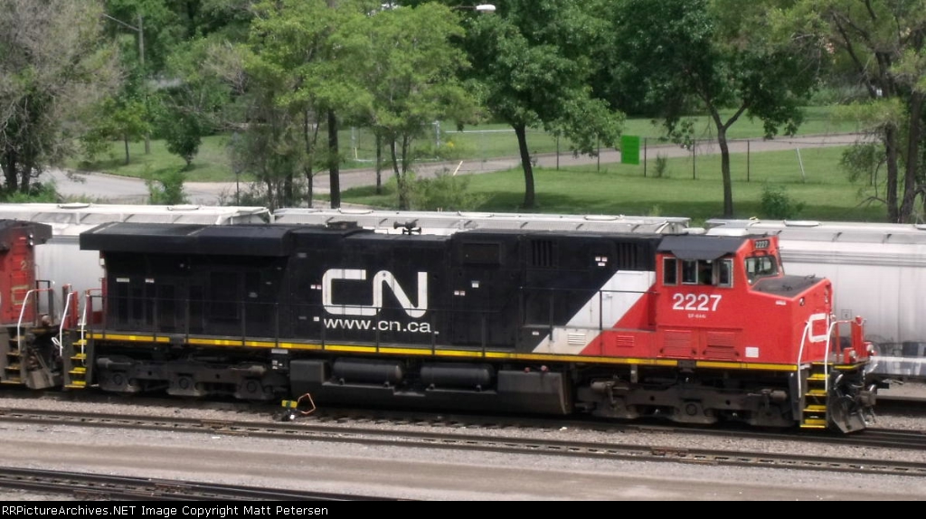 CN 2227